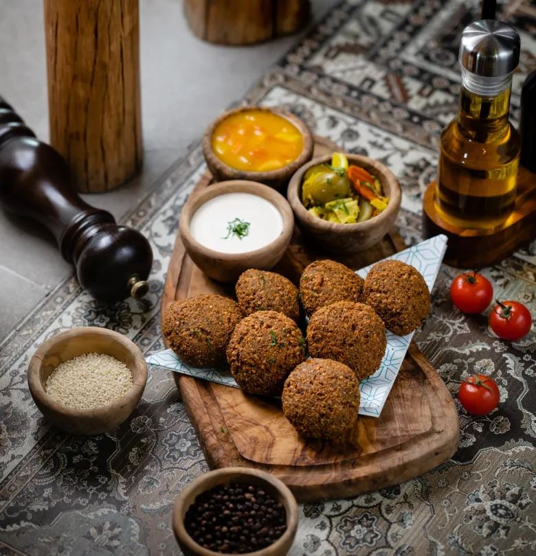 Traditional Emirati Cuisine: 10 Best Meals to Try – dipkiss travels